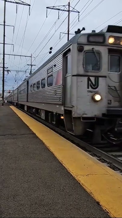 High speed NJT Express passing Jersey Avenue (5/4/24) - YouTube