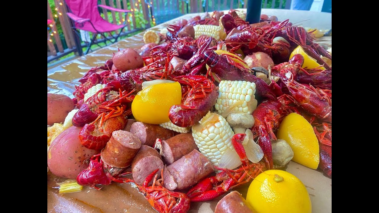 How to Boil Crawfish - Crawfish Boil 2021 - YouTube