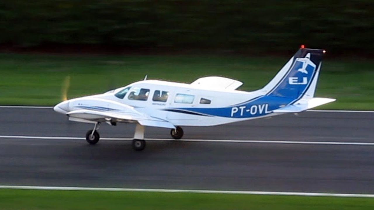 Landing | Pouso Embraer EMB-810C | Piper PA-34 Seneca | EJ Escola de ...