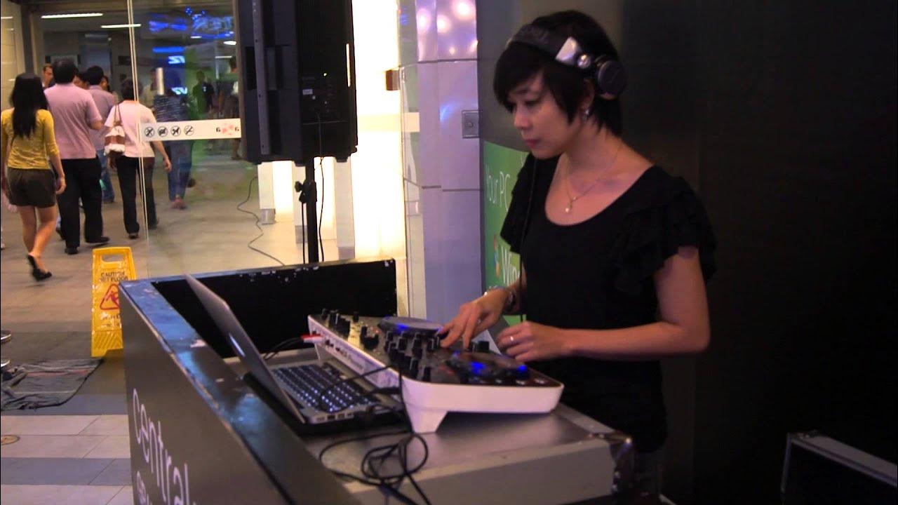 PART3{HD}DJ~Lady Gee/2012/01-01 /Central plaza Bangkok - YouTube