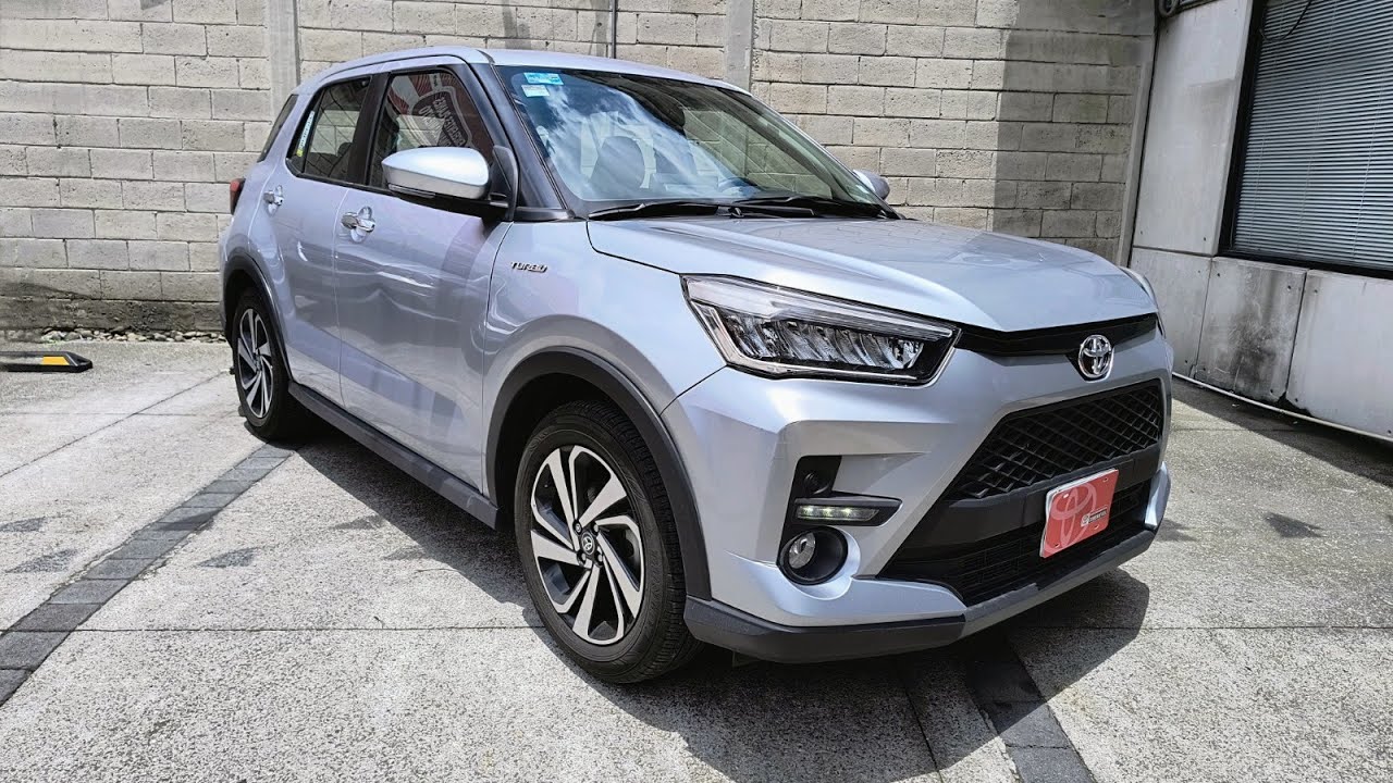 Toyota Raize 2022 1.0 XLE Cvt Plata - YouTube
