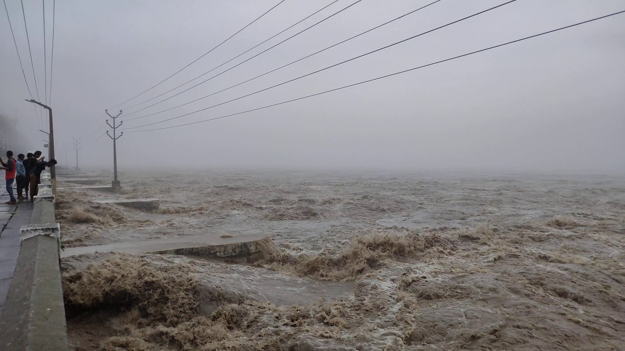 Koshi Barrage Update Flood Video HD 2012/07/11 - YouTube