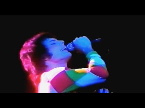 Queen - Vocal improvisation (Earl's Court 6/6/1977) 50FPS - YouTube