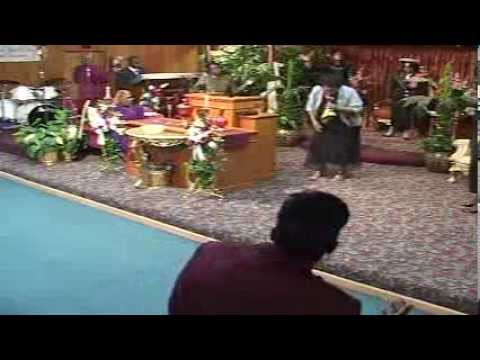 WPT2013 DAY 3 - Enter In - Min. Arabella Robinson - Worship - YouTube