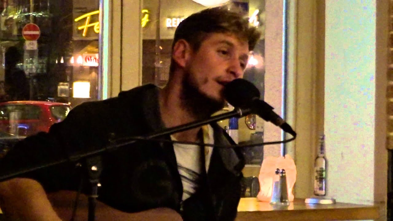 LEYLIAM (Tim Kronenberg) Live @Cologne Kurfürsten Hof - Knocking on ...