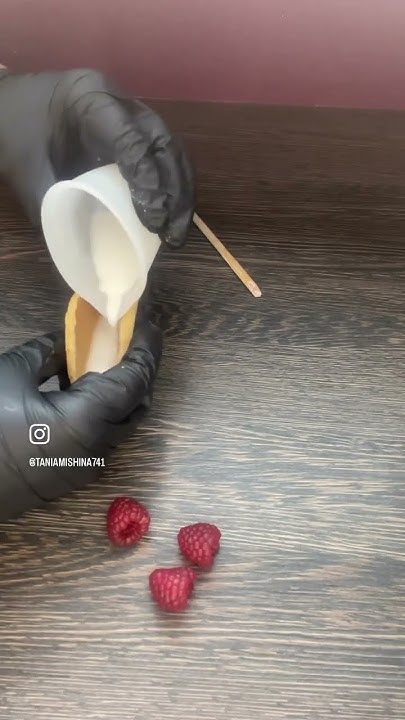 Бисквитные пирожные с малиной из мыла!🥰 - YouTube