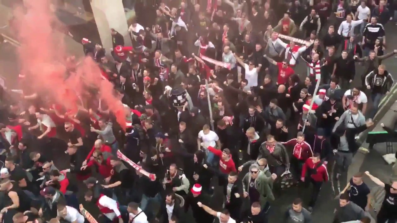 20,000 Koln Fans on the way to the Emirates Stadium - London 14/09/2017 ...