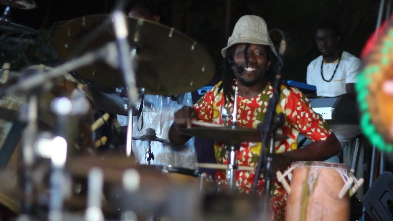 Paa Kow - Denkyira Asafo (Live at +233 Jazz) - YouTube