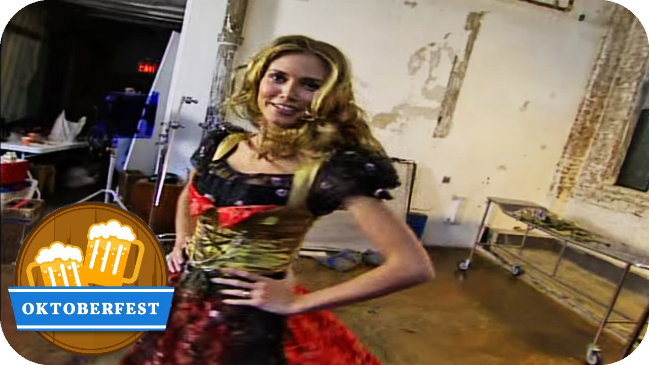 Heidi Klum im Wiesn Dirndl - Oktoberfest München - YouTube