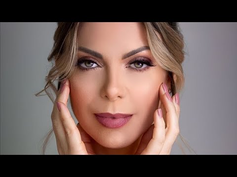 SHEILA MELLO, A LOIRA DO TCHAN, SURGE SÓ DE BIQUÍNI E MOSTRA CORPÃO ...