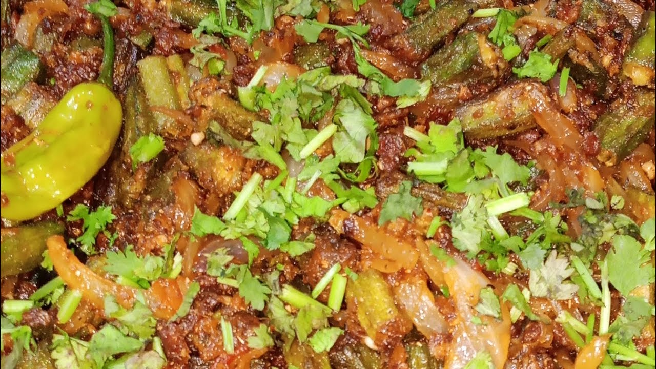 Masaledar bindiya recipe 🤤😋 by cooking with mom - YouTube