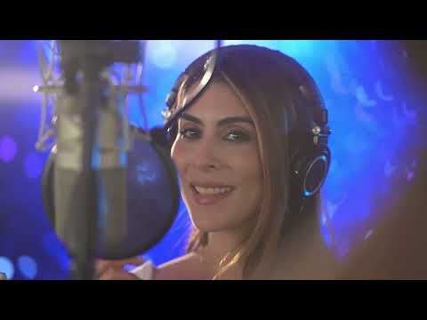 María León - Tan Cerca De Ti (Video Oficial)