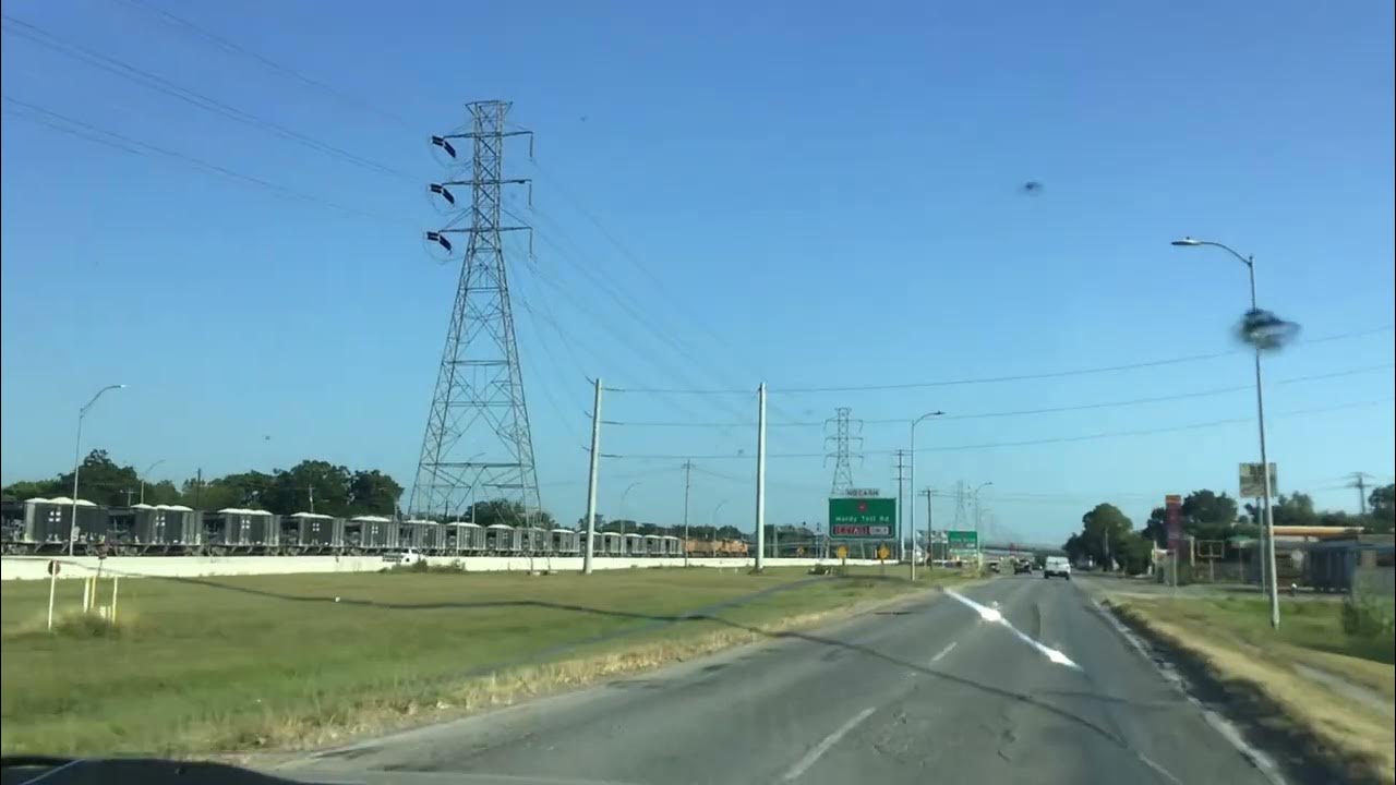UP 7857 SB GEVO Leads Empty Rock Houston,Tx - YouTube