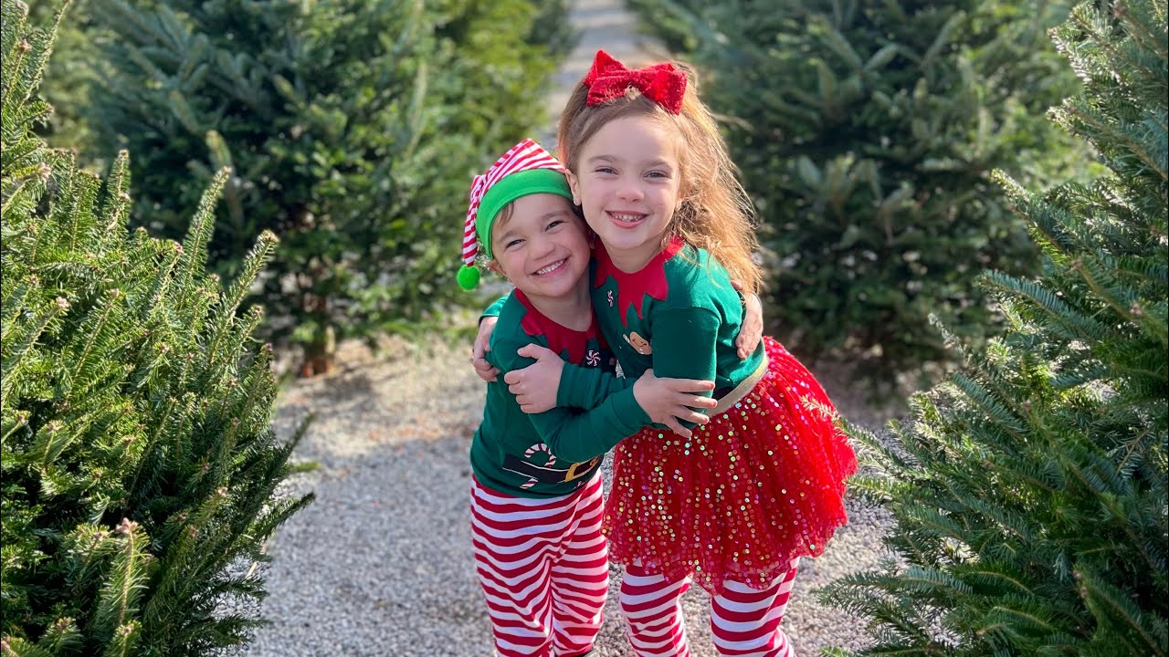 SNOWFLAKE SHUFFLE - Ella's Holiday Music Video! 🎄 ️🎄 - YouTube