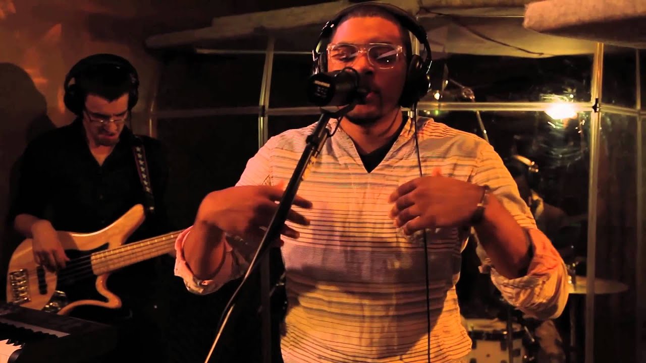 GIZMO-"Love Song #3" (Meshell Ndegeocello) ft. Casey Benjamin live ...