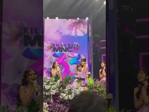 ciee Bilqis tiba-tiba meluk kak Freya😚🥰#freyajkt48#jkt48#freya#lewatberandayt