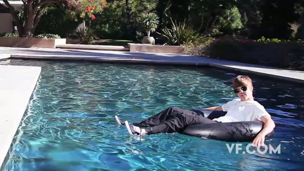 Justin Bieber Pool Photoshoot - YouTube