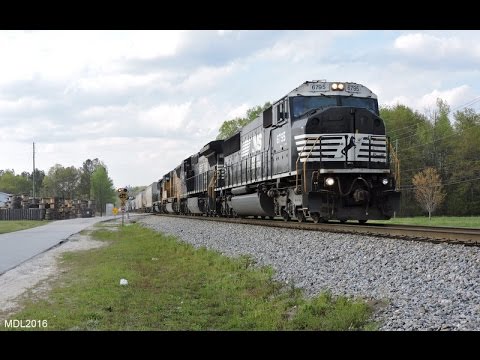 HD: NS 6795 leads NS Train 172 in Temple, GA - YouTube