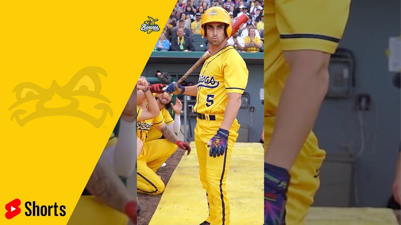 The Best Yellow Carpet Walk-Up - YouTube