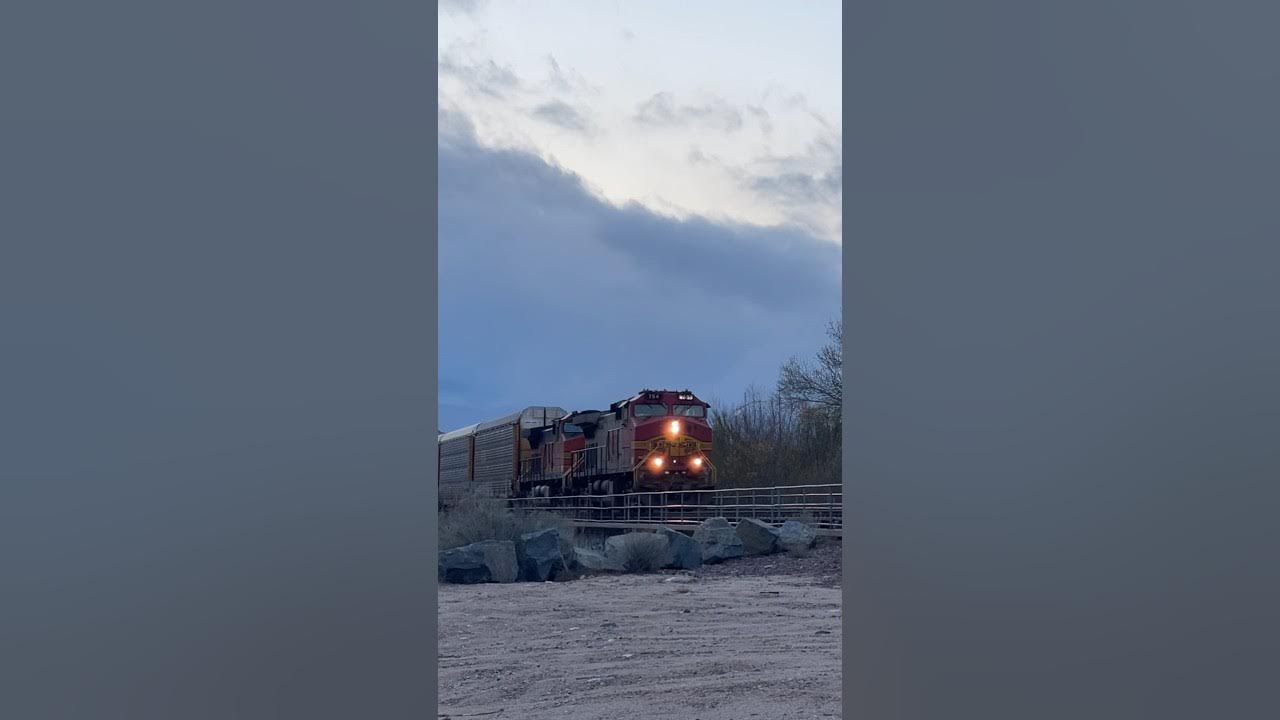 [Preview] BNSF Warbonnet 754 Leads an Auto Train at Cajon - YouTube