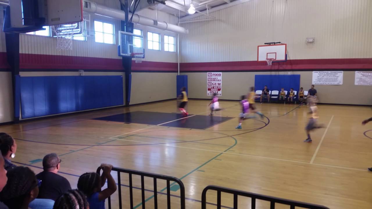 Jadon Porter #11 steals ball for score. - YouTube