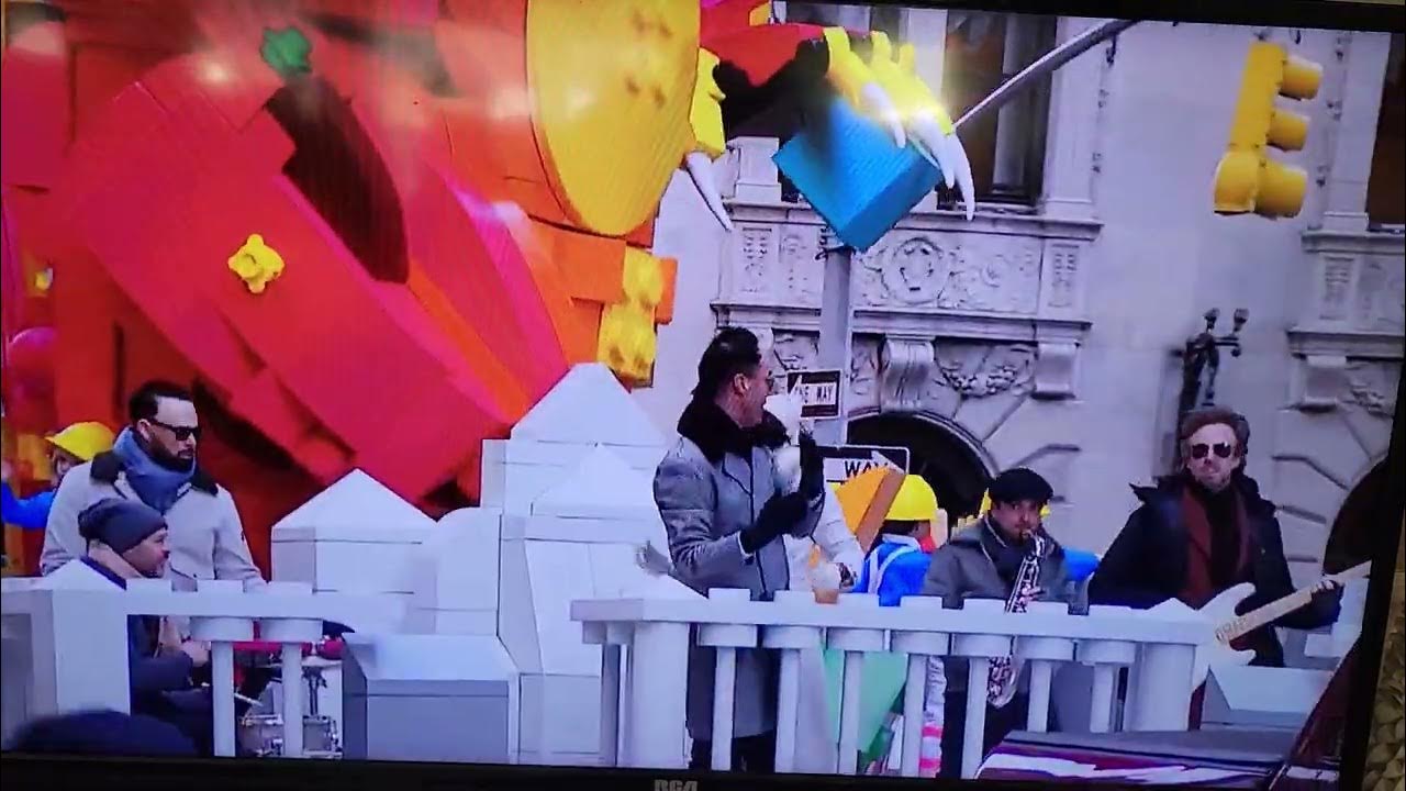 LEGO in Macy's Thanksgiving Day Parade "Brick-Changer" Float, 2022 ...