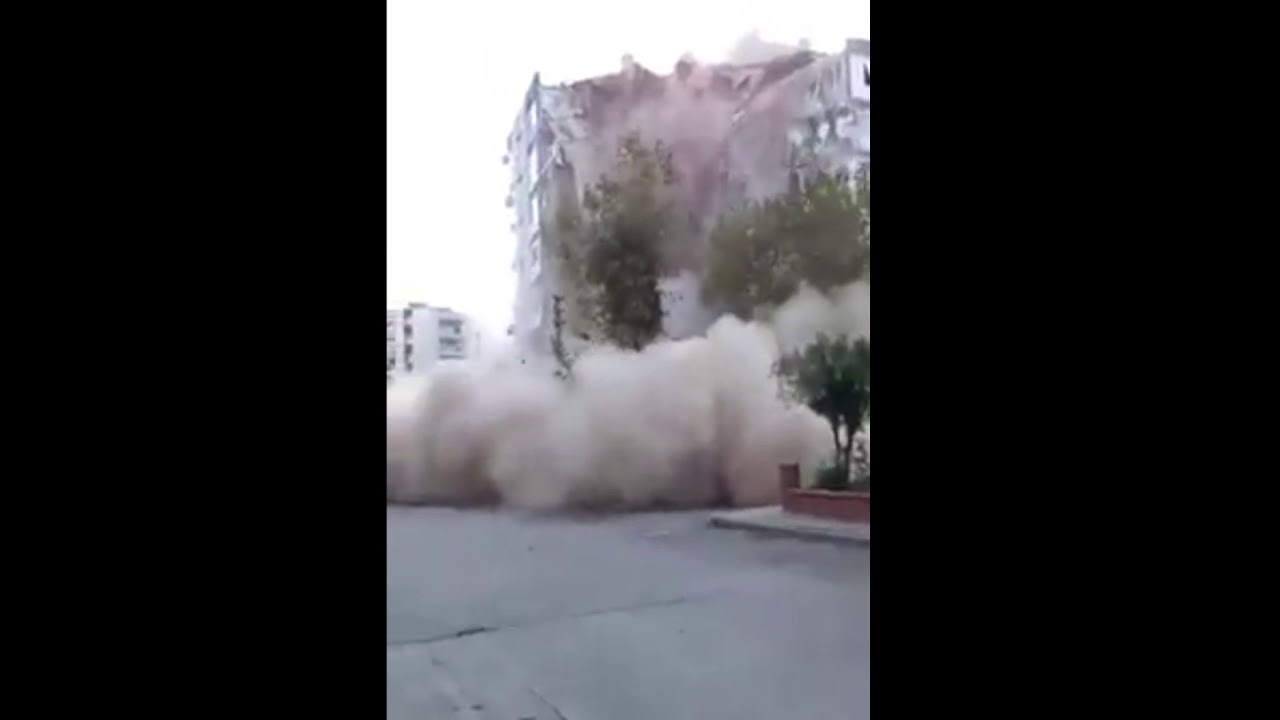 Η ΣΤΙΓΜΗ ΤΗΣ ΚΑΤΑΡΡΕΥΣΗΣ ΚΤΙΡΙΟΥ ΑΠΟ ΣΕΙΣΜΟ ΣΤΗΝ ΤΟΥΡΚΙΑ - YouTube