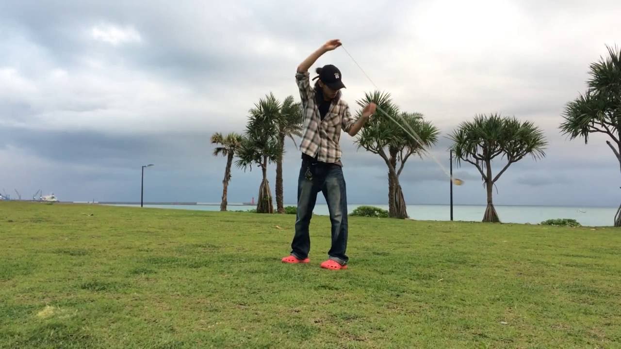 独楽回し こまの技 trompo tricks!! - YouTube