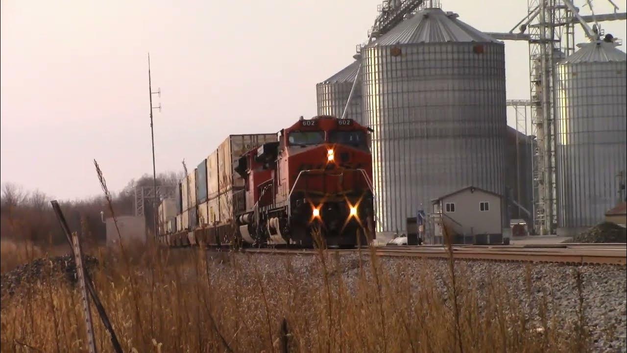 Early Morning BNSF "Z" Swings Around the Curve in Ancona Bound for the Willow Springs Yard ...