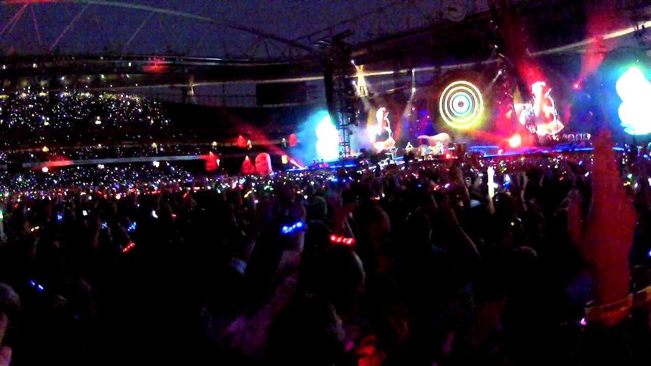 Coldplay in Concert at Emirates Stadium London - YouTube