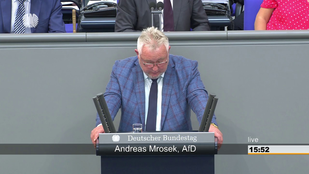 Andreas Mrosek - Andreas Mrosek war Kapitän und erklärt Seenot - YouTube