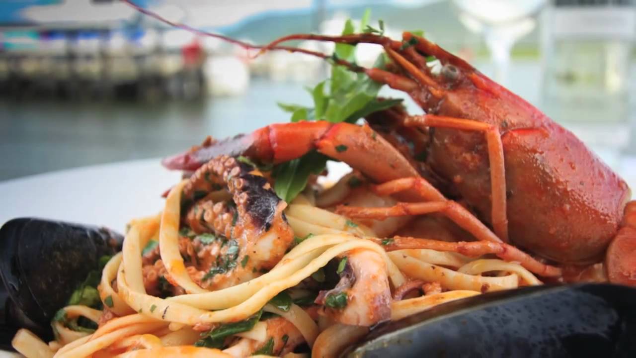 Dundees Restaurant Cairns Walkthrough Tour - YouTube