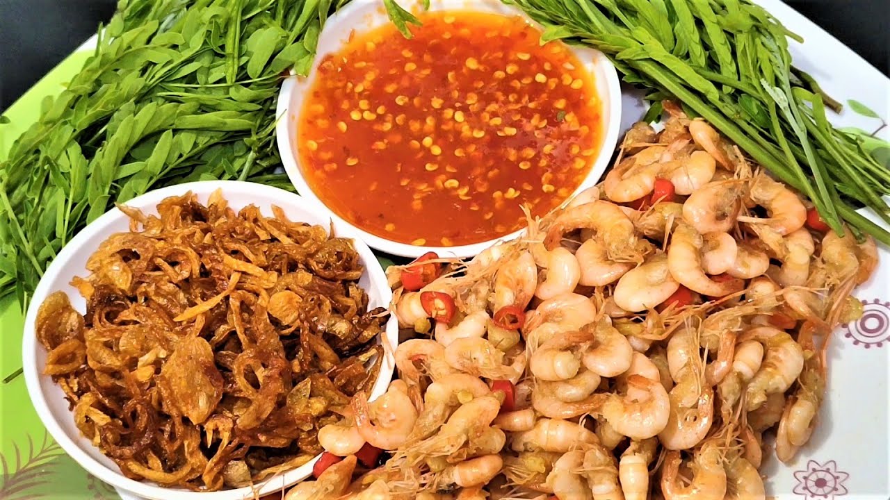 Fried River Shrimp Eat with Spicy Sauce and Crispy Shallot ...
