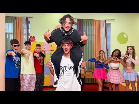 KAMIL СЕ ВРАТИО У КАМПУС! 🥰 Нови учитељ у KiKiDo школи? Бунтовни тинејџери против! | Serbian