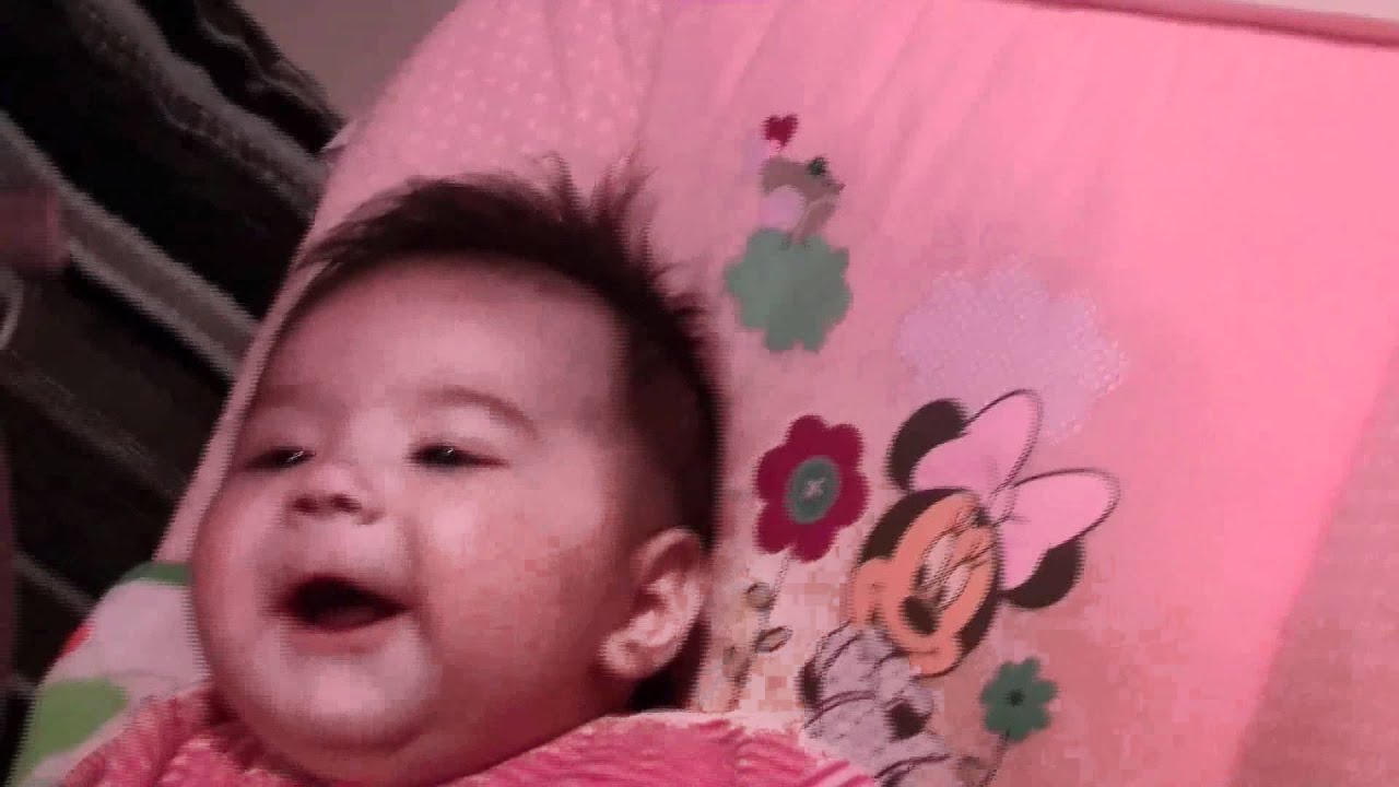 Mi bebé riendose! Baby laughing - YouTube