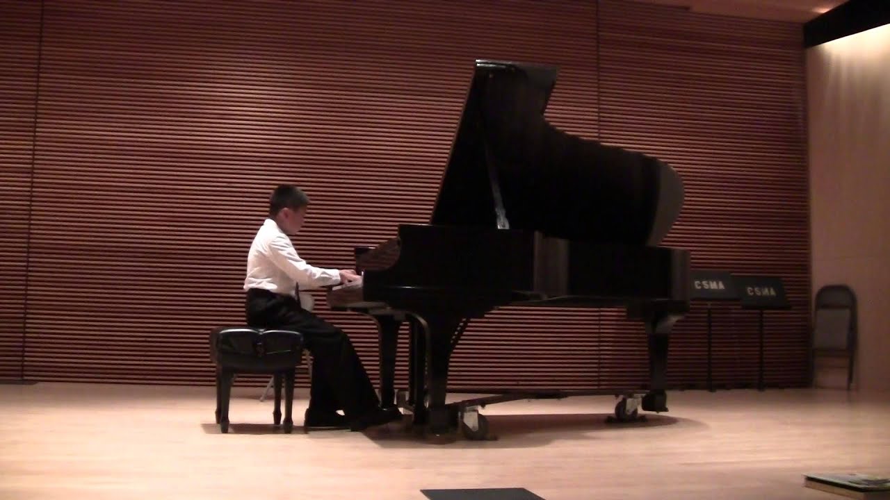 Daniel Tan plays Arabeske, Op. 18, by Schumann - YouTube