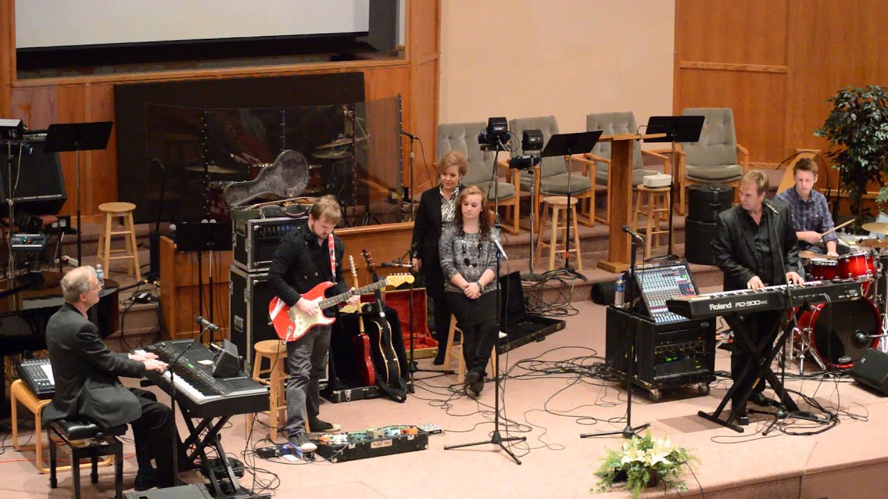 Heading Home Trio - Brent Dalgleish with Jeff & Sherri Easter - YouTube