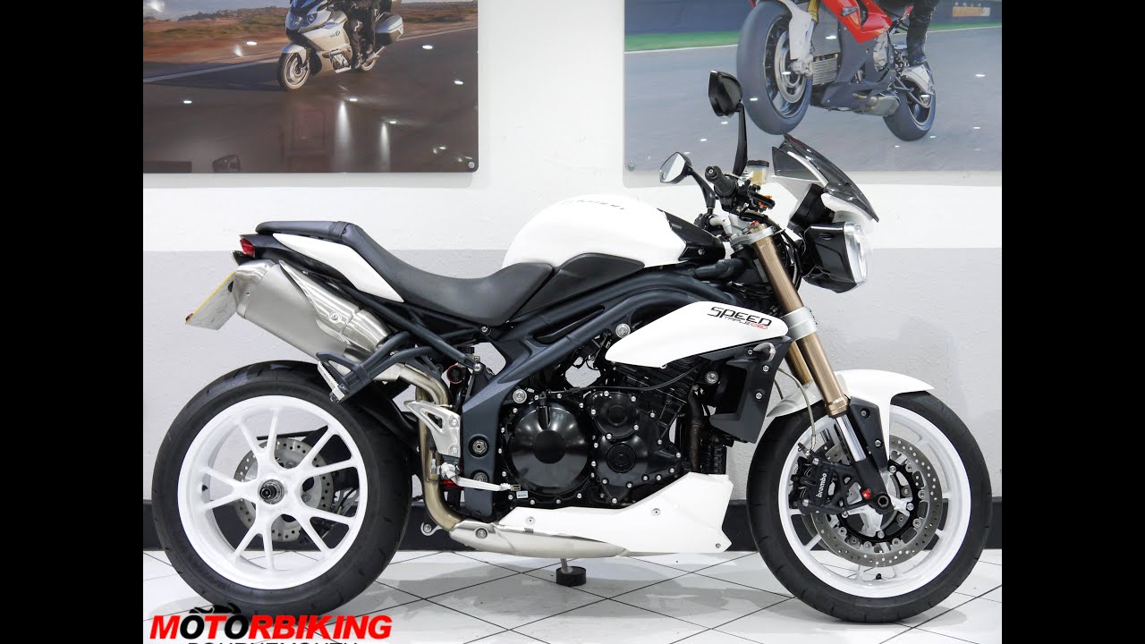 2011 Triumph Speed Triple 1050 - 16,580 miles and superb condition ...