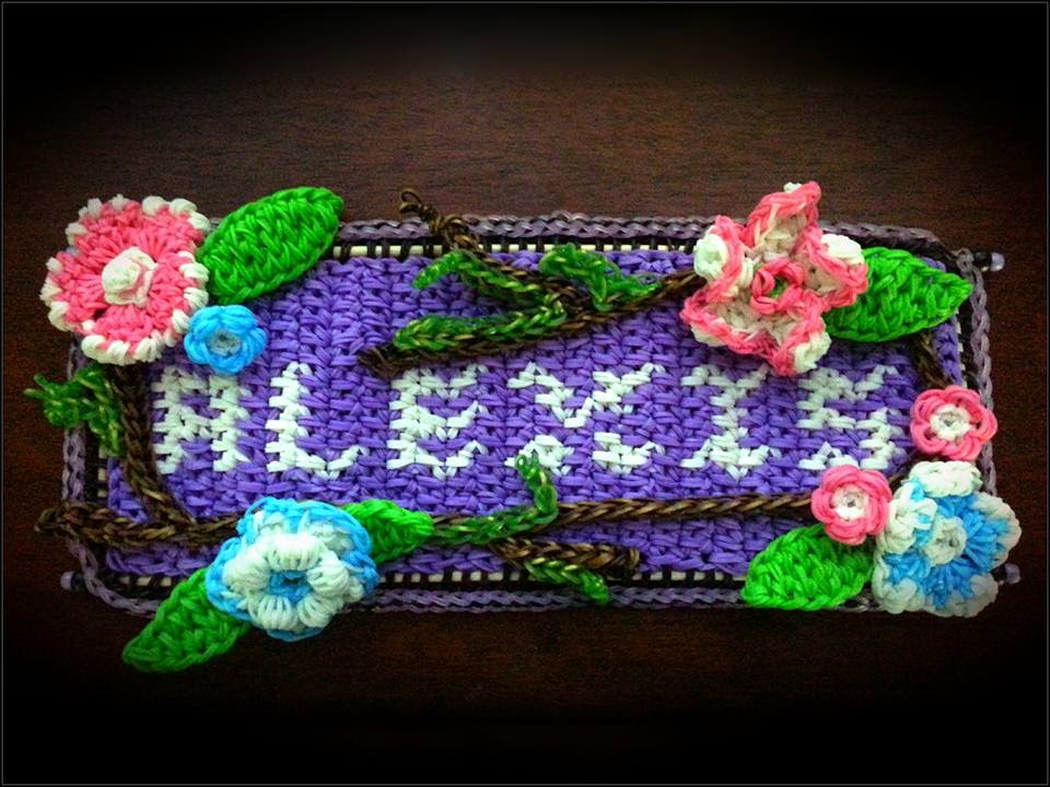 Rainbow loom Door signage/Name Plate Tutorial - YouTube