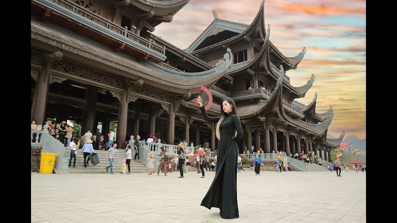 Tam Chúc Pagoda in Hà Nam - YouTube