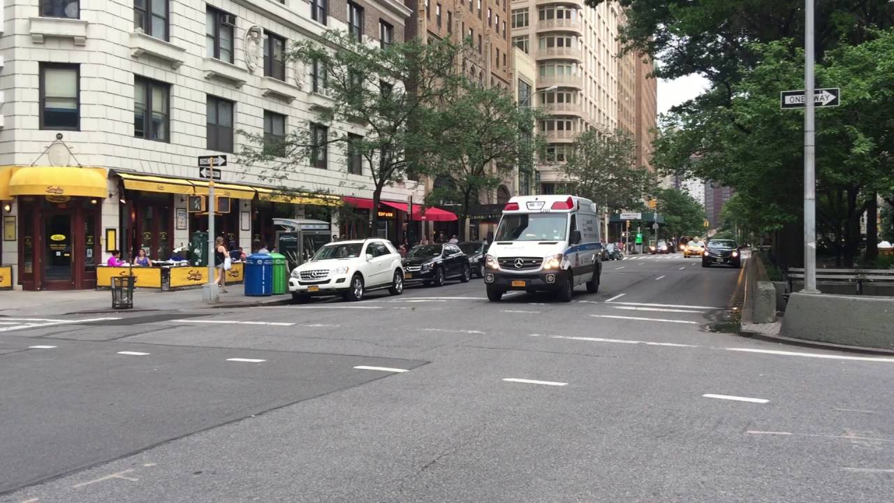 LENOX HILL HOSPITAL NORTHWELL HEALTH EMS AMBULANCE RESPONDING ON ...