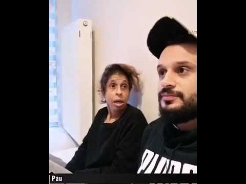 Bornovalı ayşo Hamileymiş( Paunun başının etini yiyor)