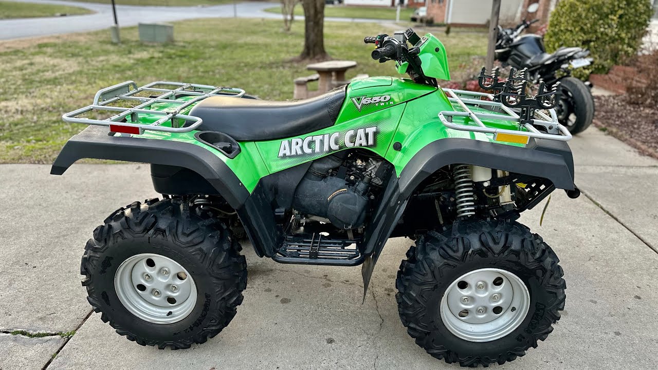 2004 Artic Cat 650 V2 800 miles - YouTube