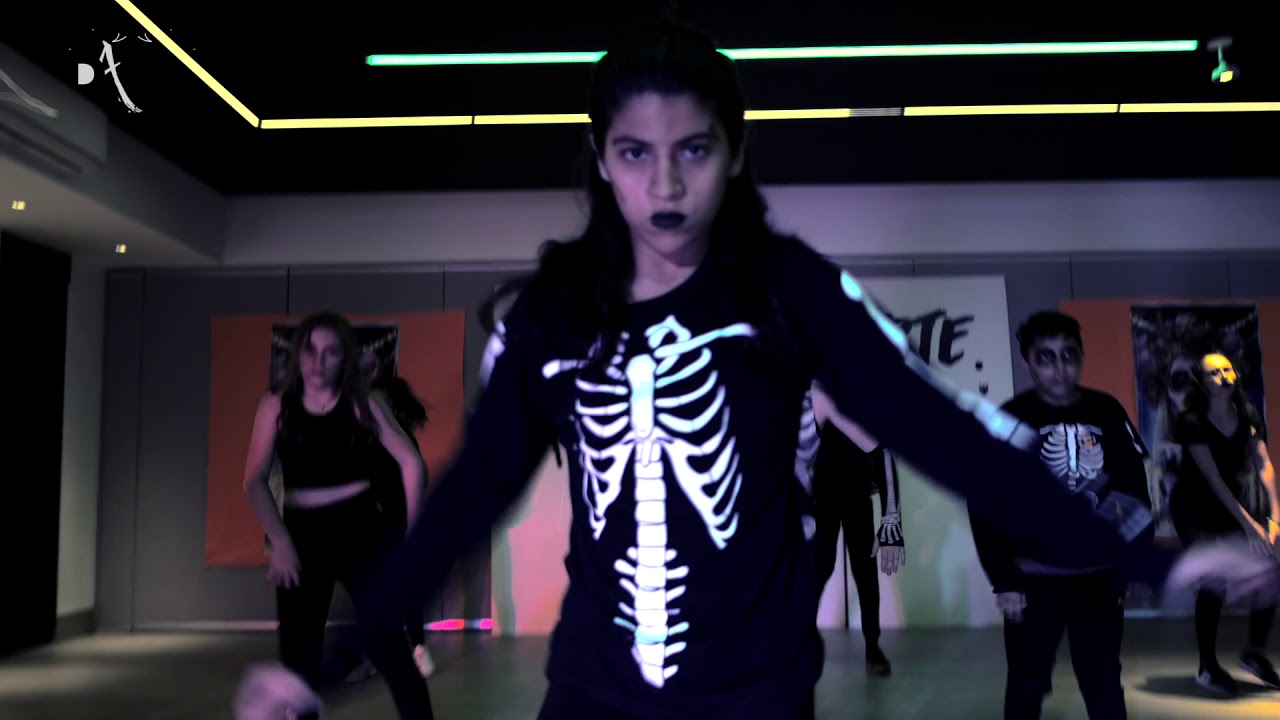 Spooky Scary Skeletons (Remix) - Coreografía por José Aké (# ...