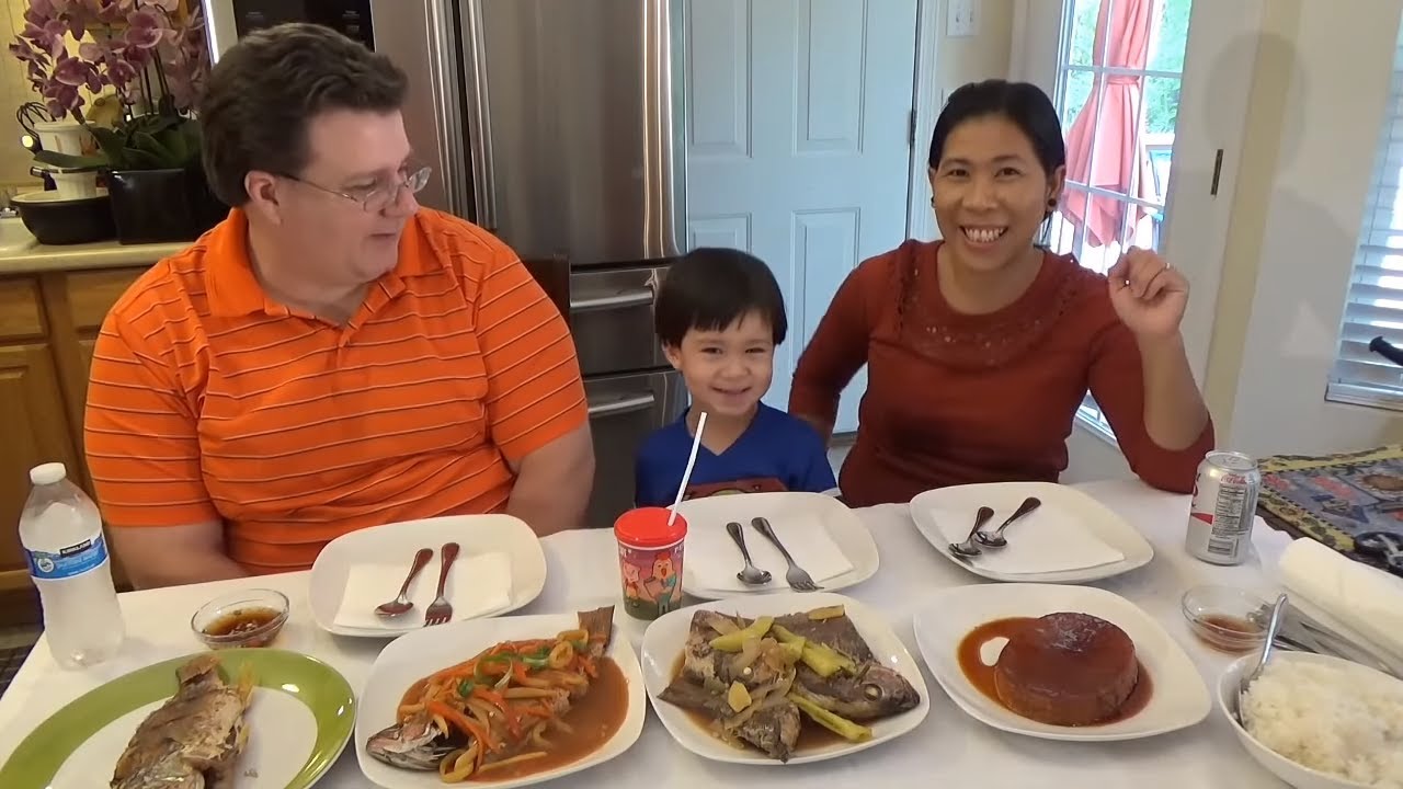 Eating Filipino Food | John tries Filipino food with his mommy and ...