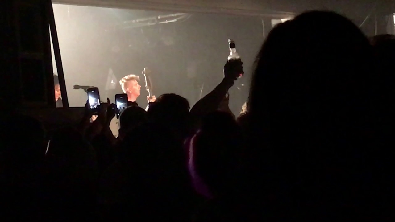 Prisoner of Society The Living End Pier Bandroom Frankston 1/04/2017 ...