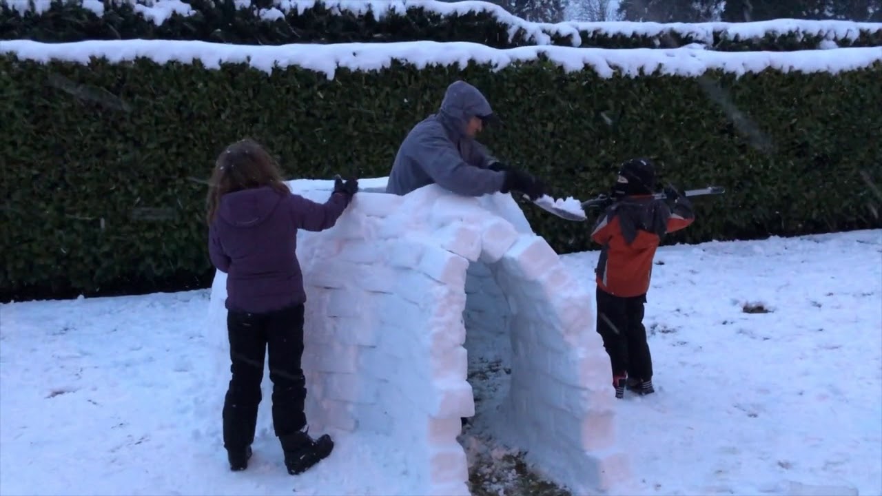 How to Make an Amazing Igloo - YouTube