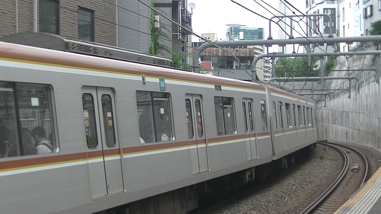 東京メトロ10000系10122F＠代官山 - YouTube
