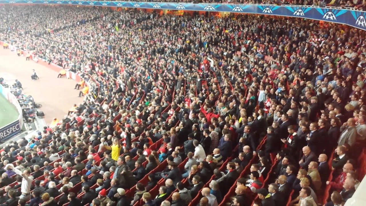 "We're the North Bank" Arsenal fans vs Napoli - YouTube
