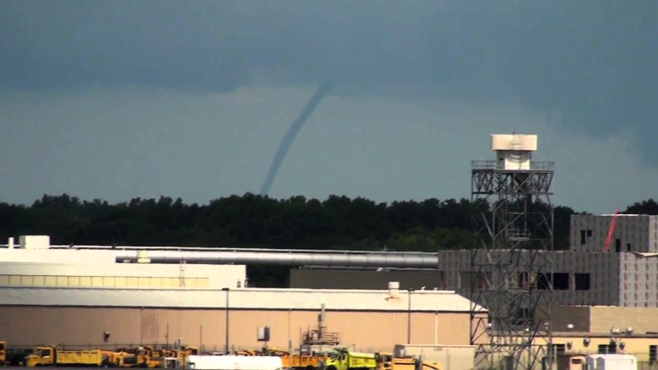 Water Spout Near CLE Airport Cleveland, Ohio - YouTube